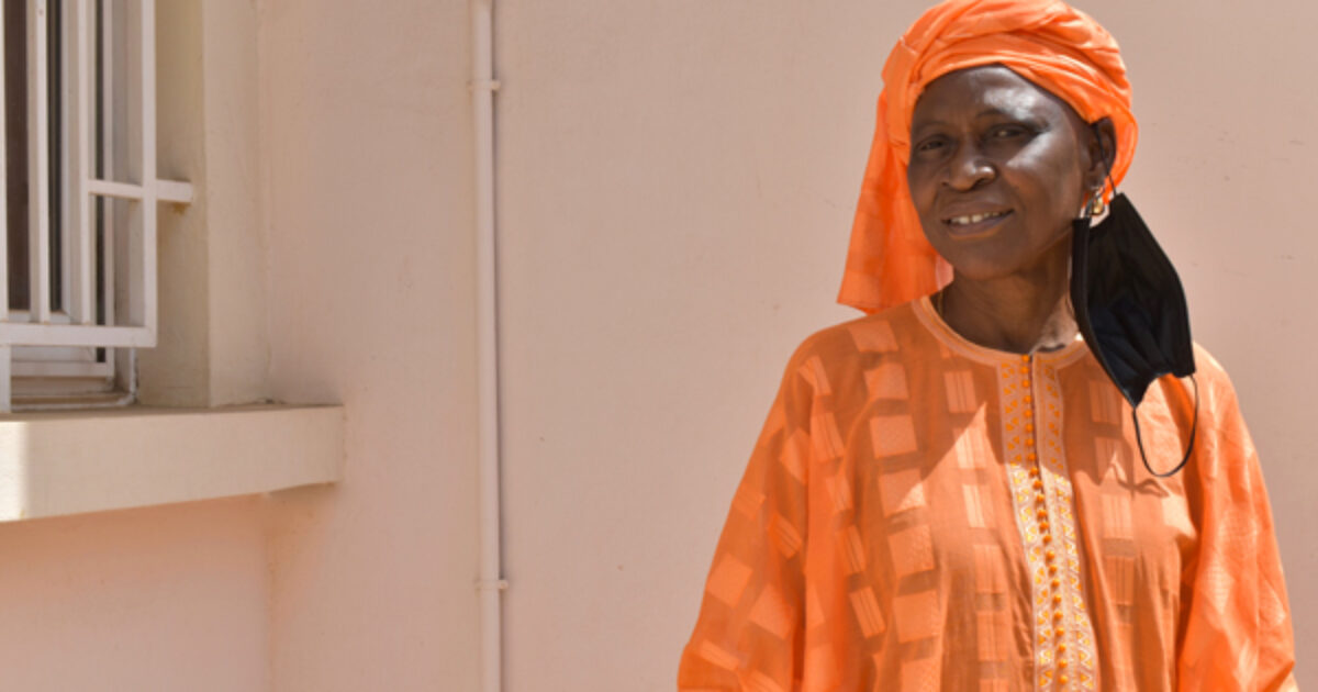 Fatou Seck receives the Rosario Demers 2021 Award | CECI